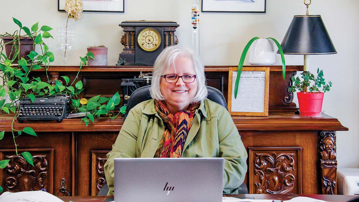 We Are Thankful! | Laurel Magazine